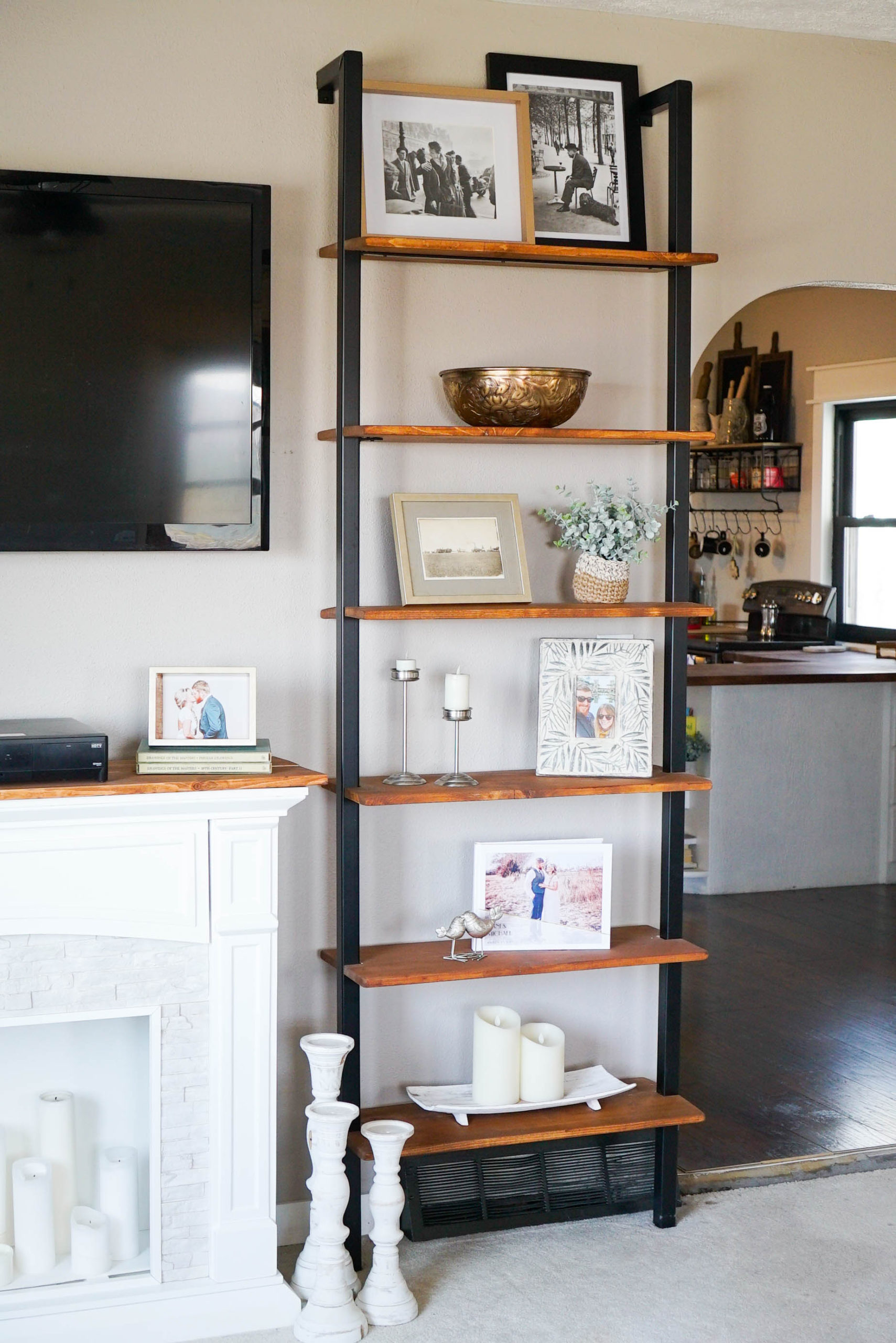 How to Build Beautiful Modern Farmhouse Shelves - Culley Avenue